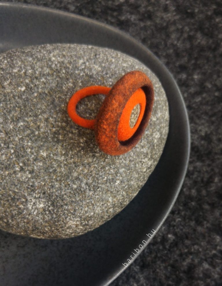 Rusty dusty pebble ring – Baribon